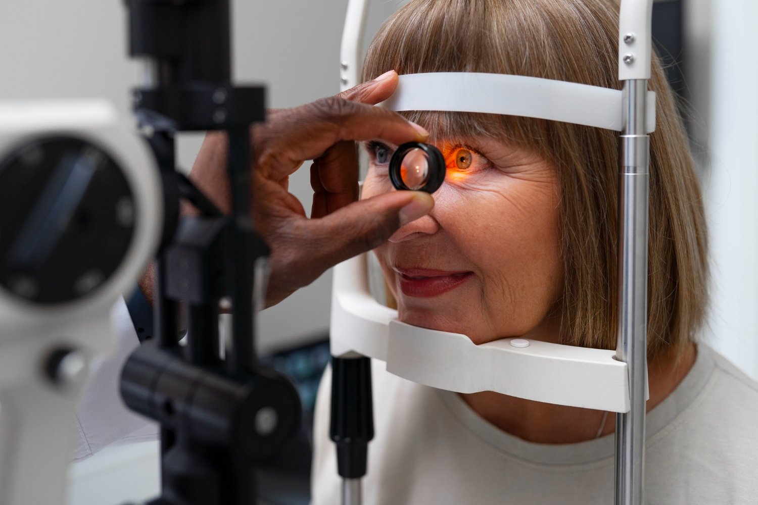 Low Vision Aids in indore - Retina Speciality Hospital